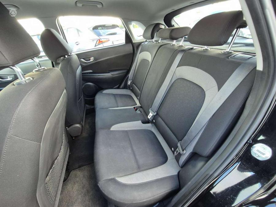 Black Hyundai Kona 2018 in Taurage, with an engine capacity of 1.00 L and mileage of 160 thousand km for 9300 €, photo 13 on AUTOMOTO.COM.LV