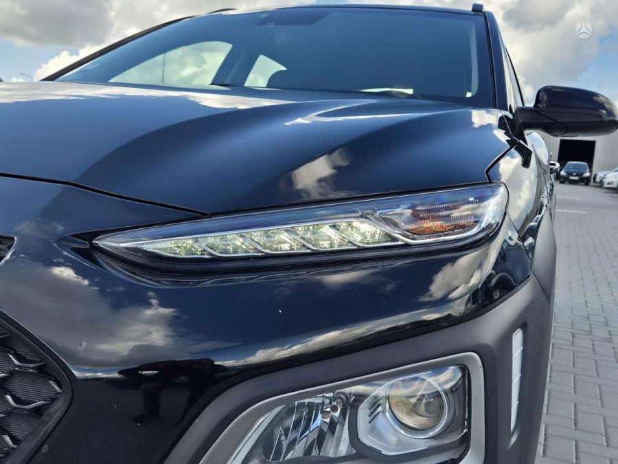 Black Hyundai Kona 2018 in Taurage, with an engine capacity of 1.00 L and mileage of 160 thousand km for 9300 €, photo 17 on AUTOMOTO.COM.LV