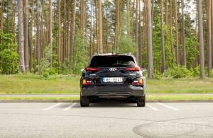 Melns Hyundai Kona 2019 Rīga, ar dzinēja tilpumu 1.60 L un nobraukumu 142 tūkst. km par 12590 €, foto 7 vietnē AUTOMOTO.COM.LV