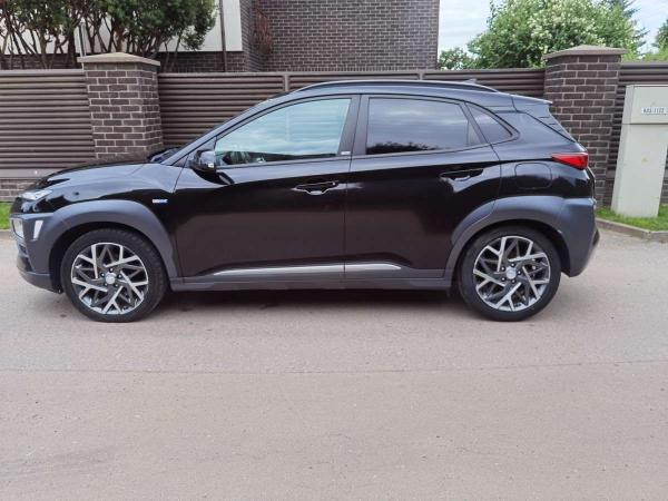 Black Hyundai Kona 2020 in Kaunas, with an engine capacity of 1.58 L and mileage of 178 thousand km for 7700 €, photo 4 on AUTOMOTO.COM.LV