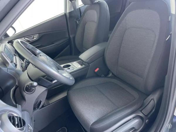 Melns Hyundai Kona 2020 Rīga, ar dzinēja tilpumu 0.00 L un nobraukumu 16 tūkst. km par 16500 €, foto 2 vietnē AUTOMOTO.COM.LV