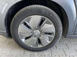 Melns Hyundai Kona 2020 Rīga, ar dzinēja tilpumu 0.00 L un nobraukumu 16 tūkst. km par 16500 €, foto 11 vietnē AUTOMOTO.COM.LV