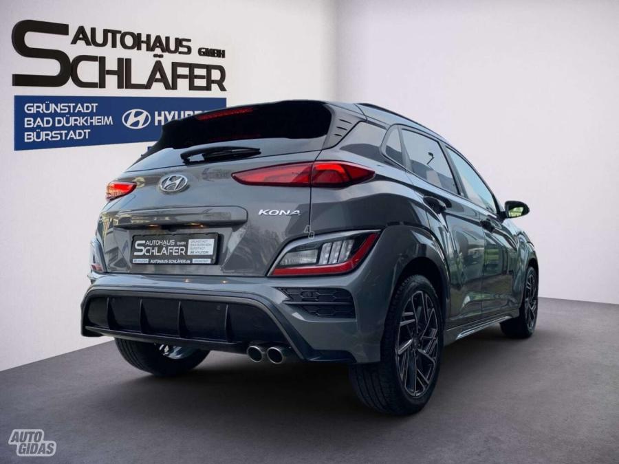 Melns Hyundai Kona 2021 Kauņa, ar dzinēja tilpumu 1.00 L un nobraukumu 30 tūkst. km par 22379 €, foto 4 vietnē AUTOMOTO.COM.LV