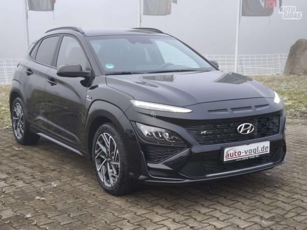 Melns Hyundai Kona 2021 Kauņa, ar dzinēja tilpumu 1.60 L un nobraukumu 15 tūkst. km par 25387 €, foto 3 vietnē AUTOMOTO.COM.LV