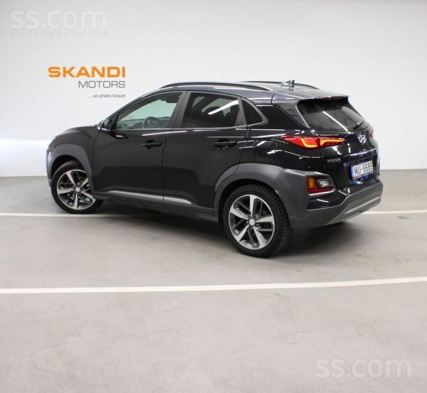 Black Hyundai Kona 2021 in Riga, with an engine capacity of 1.60 L and mileage of 108 thousand km for 15490 €, photo 6 on AUTOMOTO.COM.LV