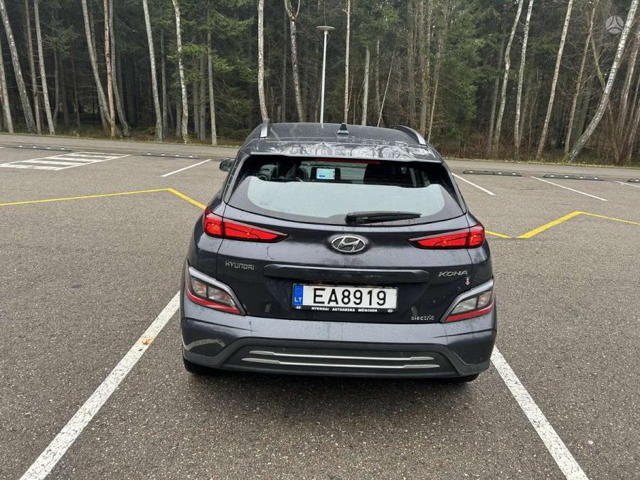 Black Hyundai Kona 2021 in Klaipeda, with an engine capacity of 0.00 L and mileage of 70 thousand km for 14800 €, photo 5 on AUTOMOTO.COM.LV