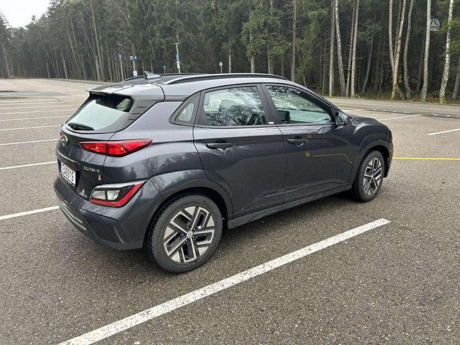 Black Hyundai Kona 2021 in Klaipeda, with an engine capacity of 0.00 L and mileage of 70 thousand km for 14800 €, photo 6 on AUTOMOTO.COM.LV