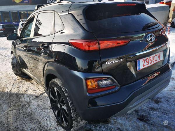 Black Hyundai Kona 2021 in Vilnius, with an engine capacity of 1.59 L and mileage of 37 thousand km for 15858 €, photo 4 on AUTOMOTO.COM.LV