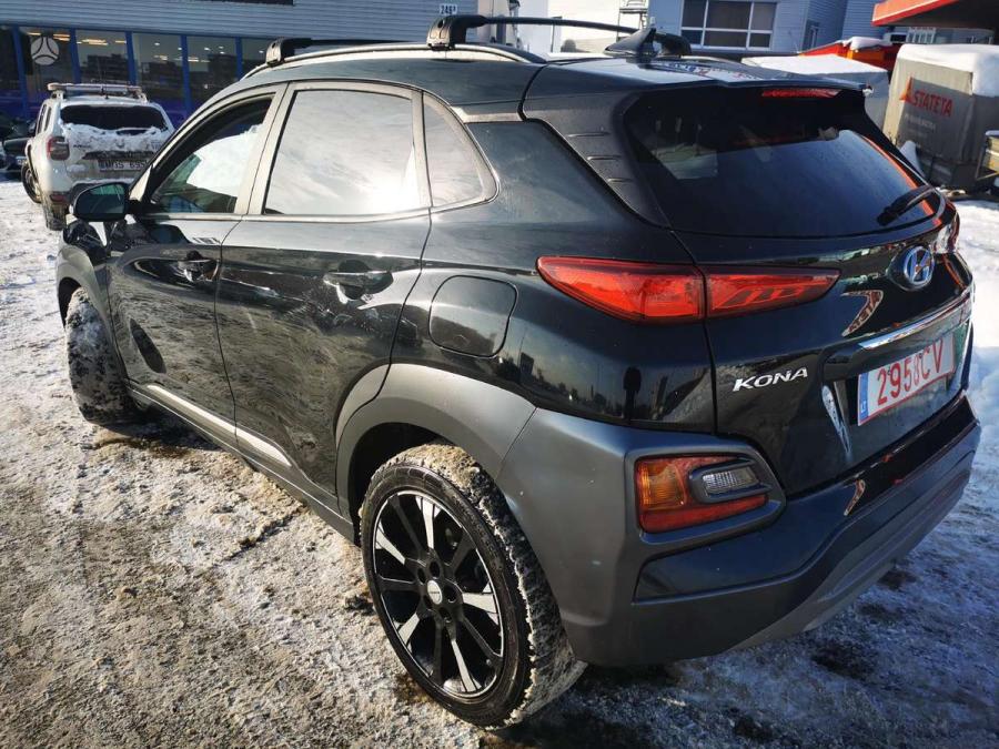 Black Hyundai Kona 2021 in Vilnius, with an engine capacity of 1.59 L and mileage of 37 thousand km for 14990 €, photo 21 on AUTOMOTO.COM.LV