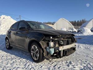 Black Hyundai Kona 2021 in Radviliskis, with an engine capacity of 0.00 L and mileage of 96 thousand km for 11350 €, photo 2 on AUTOMOTO.COM.LV