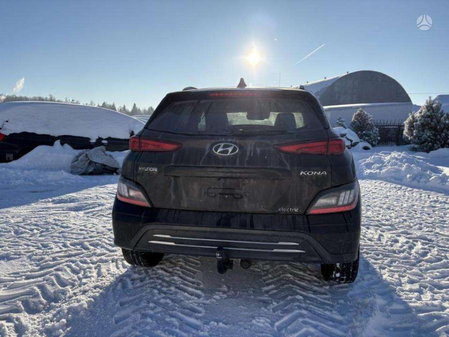 Black Hyundai Kona 2021 in Radviliskis, with an engine capacity of 0.00 L and mileage of 96 thousand km for 11350 €, photo 6 on AUTOMOTO.COM.LV