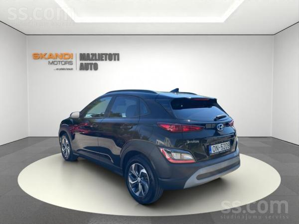 Melns Hyundai Kona 2021 Rīga, ar dzinēja tilpumu 1.60 L un nobraukumu 50 tūkst. km par 17290 €, foto 4 vietnē AUTOMOTO.COM.LV