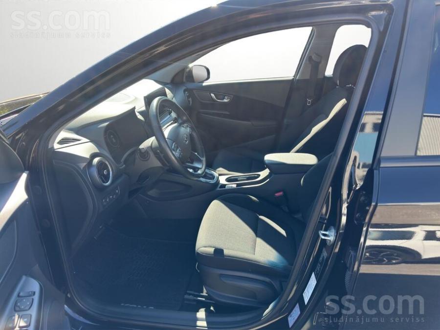 Melns Hyundai Kona 2021 Rīga, ar dzinēja tilpumu 1.60 L un nobraukumu 50 tūkst. km par 17290 €, foto 10 vietnē AUTOMOTO.COM.LV