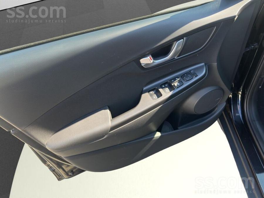 Melns Hyundai Kona 2021 Rīga, ar dzinēja tilpumu 1.60 L un nobraukumu 50 tūkst. km par 17290 €, foto 13 vietnē AUTOMOTO.COM.LV