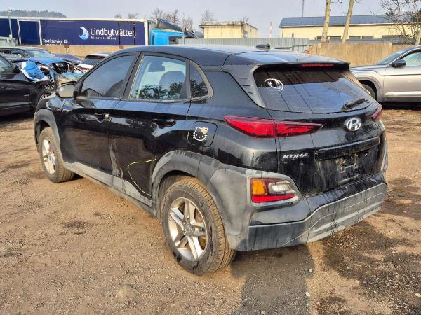 Black Hyundai Kona 2021 in Vilnius, with an engine capacity of 2.00 L and mileage of 110 thousand km for 9600 €, photo 2 on AUTOMOTO.COM.LV