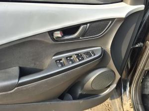 Melns Hyundai Kona 2021 Viļņa, ar dzinēja tilpumu 2.00 L un nobraukumu 110 tūkst. km par 9600 €, foto 16 vietnē AUTOMOTO.COM.LV