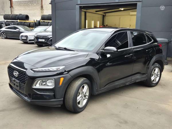 Black Hyundai Kona 2021 in Vilnius, with an engine capacity of 2.00 L and mileage of 111 thousand km for 8600 €, photo 1 on AUTOMOTO.COM.LV