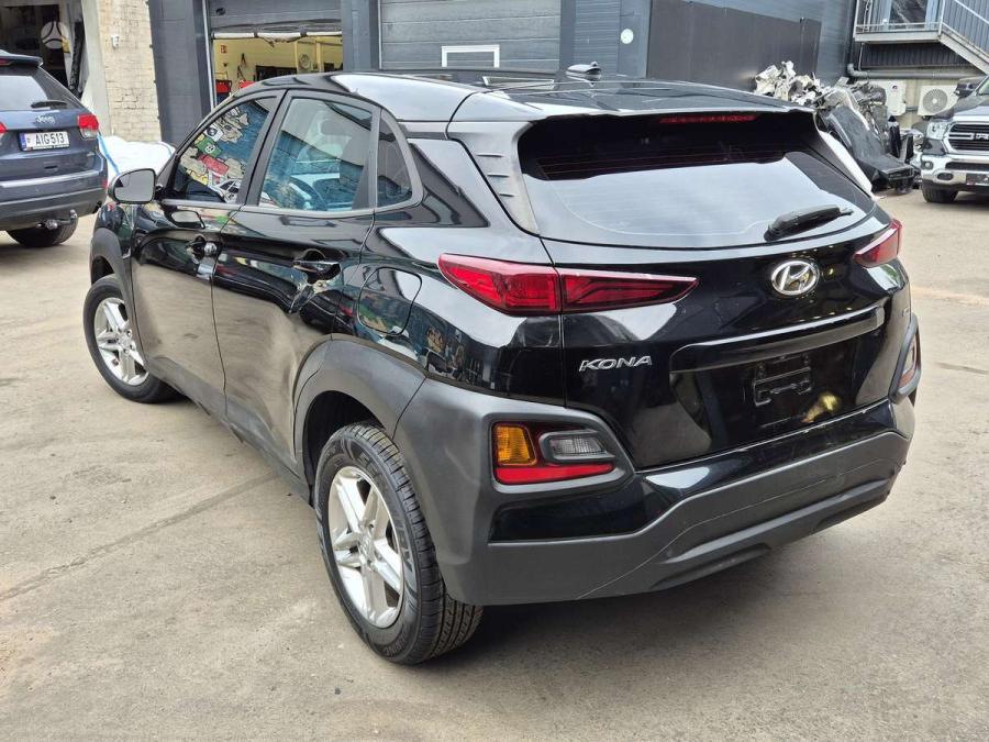 Melns Hyundai Kona 2021 Viļņa, ar dzinēja tilpumu 2.00 L un nobraukumu 111 tūkst. km par 8600 €, foto 4 vietnē AUTOMOTO.COM.LV