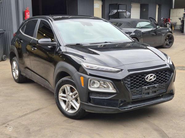 Black Hyundai Kona 2021 in Vilnius, with an engine capacity of 2.00 L and mileage of 111 thousand km for 8600 €, photo 8 on AUTOMOTO.COM.LV