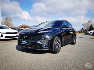 Black Hyundai Kona 2022 in Kaunas, with an engine capacity of 1.60 L and mileage of 11 thousand km for 30537 €, photo  on AUTOMOTO.COM.LV