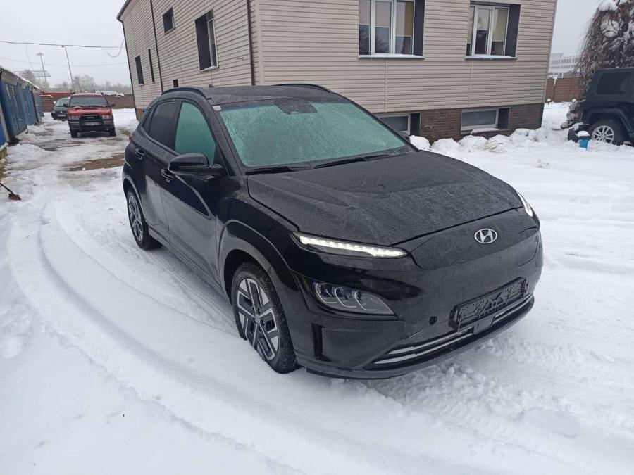 Black Hyundai Kona 2022 in Marijampole, with an engine capacity of 0.00 L and mileage of 68 thousand km for 13999 €, photo 7 on AUTOMOTO.COM.LV
