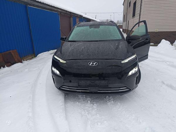 Black Hyundai Kona 2022 in Marijampole, with an engine capacity of 0.00 L and mileage of 68 thousand km for 13999 €, photo 9 on AUTOMOTO.COM.LV