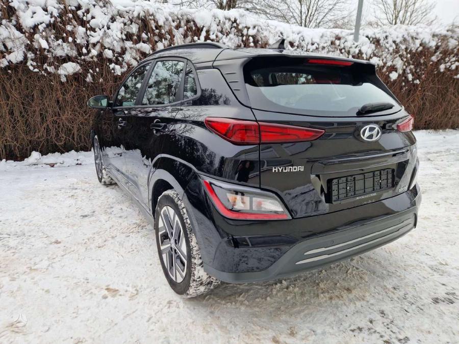 Melns Hyundai Kona 2022 Viļņa, ar dzinēja tilpumu 0.00 L un nobraukumu 28 tūkst. km par 16350 €, foto 7 vietnē AUTOMOTO.COM.LV