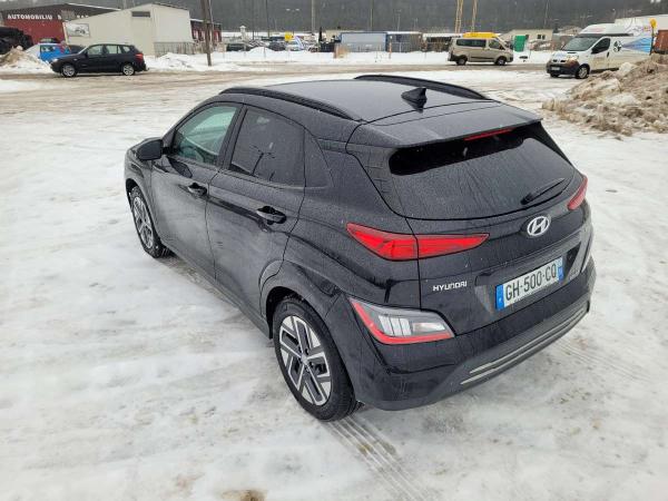 Black Hyundai Kona 2022 in Vilnius, with an engine capacity of 0.00 L and mileage of 38 thousand km for 15700 €, photo 4 on AUTOMOTO.COM.LV