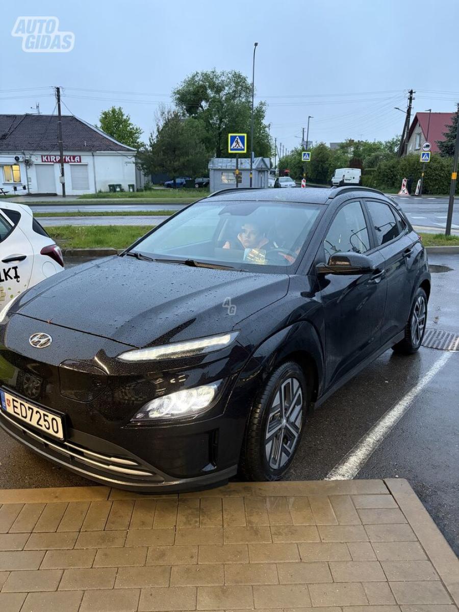 Melns Hyundai Kona 2022 Kauņa, ar dzinēja tilpumu 0.00 L un nobraukumu 81 tūkst. km par 20500 €, foto 1 vietnē AUTOMOTO.COM.LV