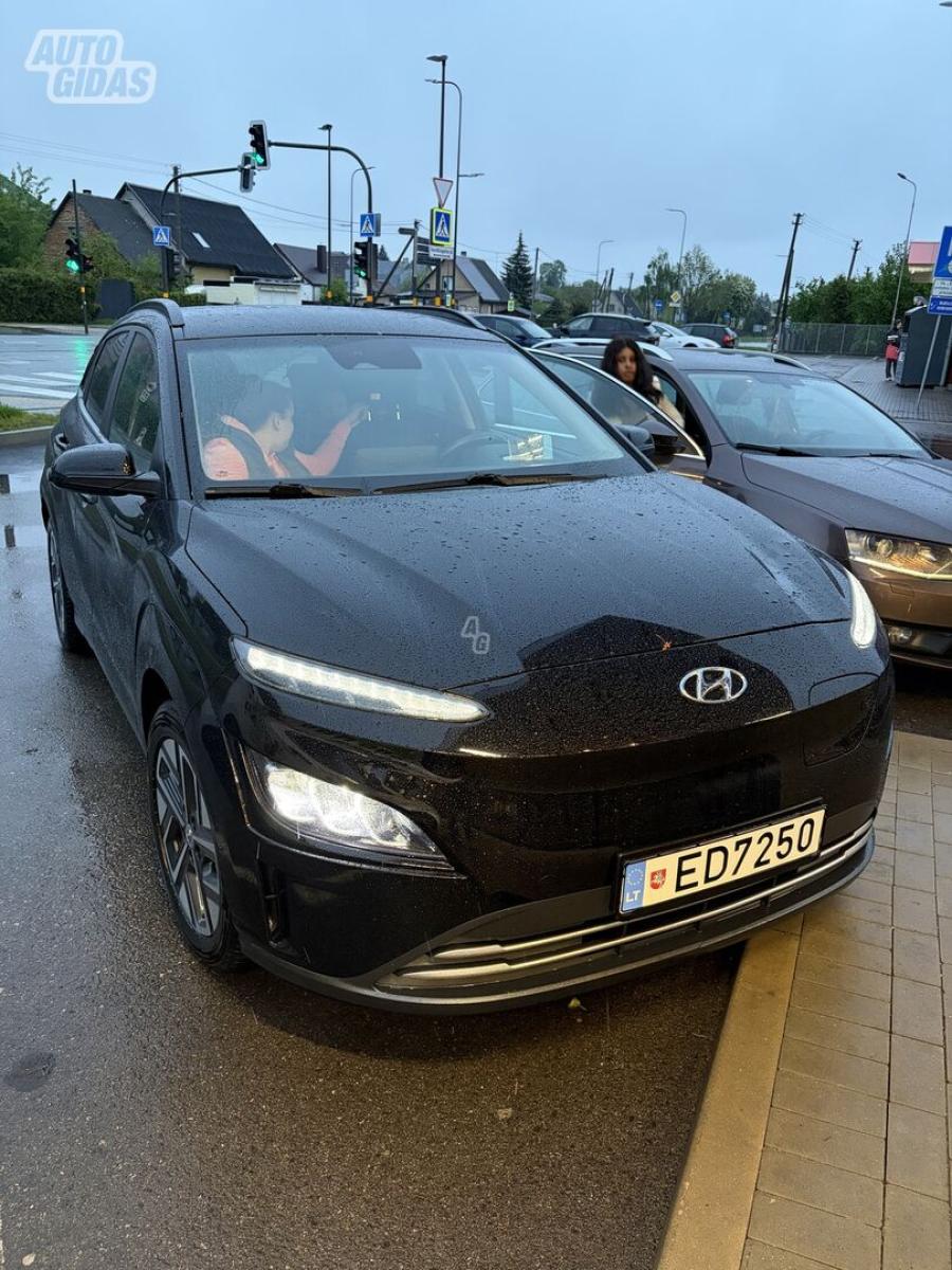 Melns Hyundai Kona 2022 Kauņa, ar dzinēja tilpumu 0.00 L un nobraukumu 81 tūkst. km par 20500 €, foto 3 vietnē AUTOMOTO.COM.LV
