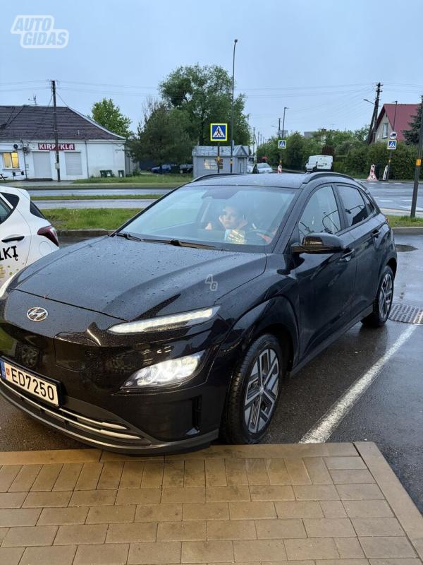 Melns Hyundai Kona 2022 Kauņa, ar dzinēja tilpumu 0.00 L un nobraukumu 81 tūkst. km par 20500 €, foto 1 vietnē AUTOMOTO.COM.LV