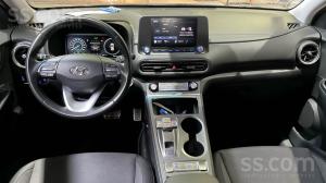 Black Hyundai Kona 2022 in Riga, with an engine capacity of 0.00 L and mileage of 55 thousand km for 18888 €, photo 6 on AUTOMOTO.COM.LV