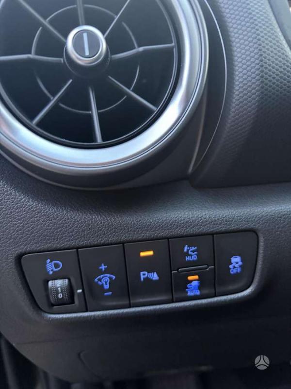Black Hyundai Kona 2022 in Marijampole, with an engine capacity of 0.00 L and mileage of 126 thousand km for 22500 €, photo 3 on AUTOMOTO.COM.LV