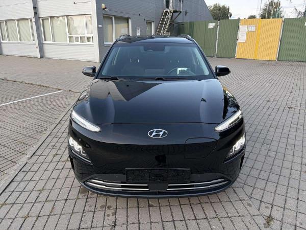 Black Hyundai Kona 2022 in Marijampole, with an engine capacity of 0.00 L and mileage of 126 thousand km for 22500 €, photo 7 on AUTOMOTO.COM.LV