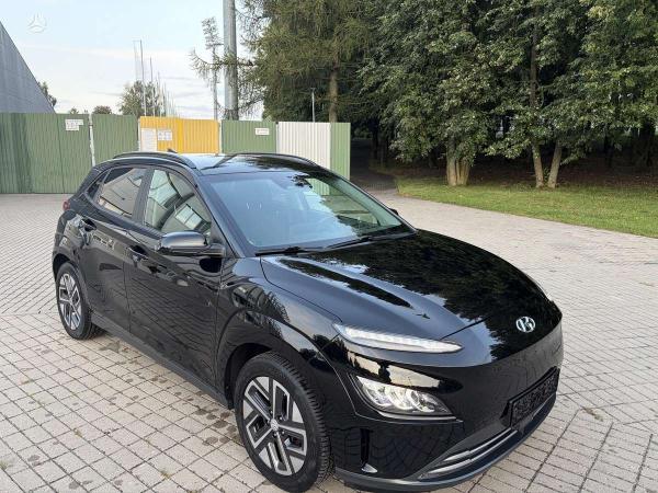 Black Hyundai Kona 2022 in Marijampole, with an engine capacity of 0.00 L and mileage of 126 thousand km for 22500 €, photo 9 on AUTOMOTO.COM.LV
