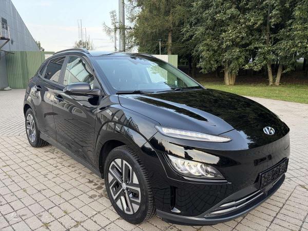 Black Hyundai Kona 2022 in Marijampole, with an engine capacity of 0.00 L and mileage of 126 thousand km for 22500 €, photo 10 on AUTOMOTO.COM.LV