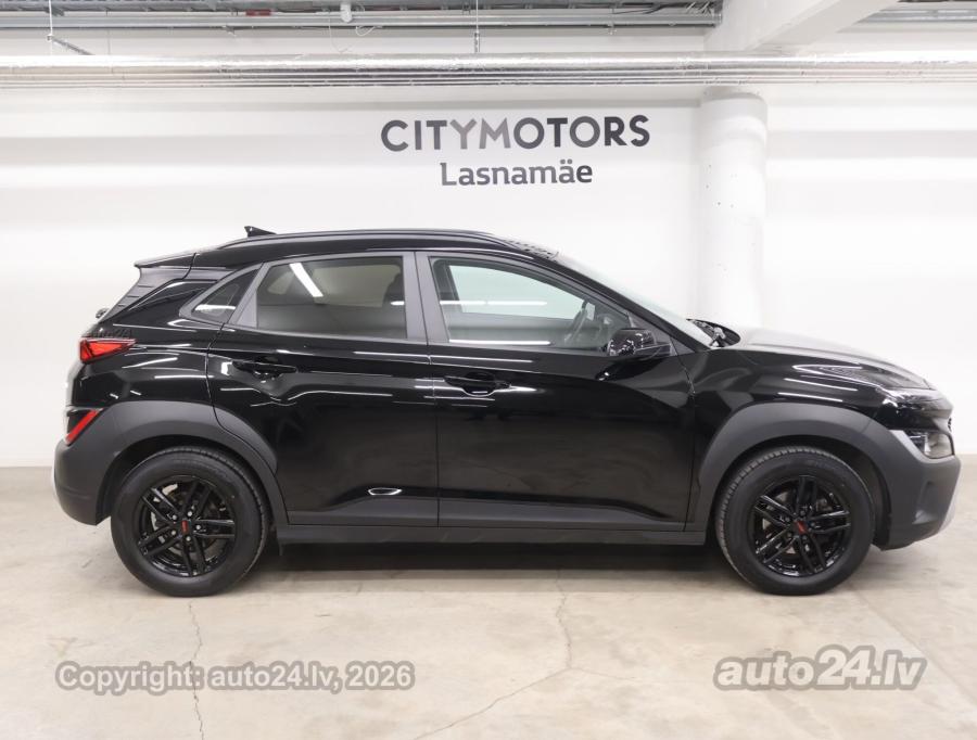 Black Hyundai Kona 2022 in Tallinn, with an engine capacity of 1.00 L and mileage of 36 thousand km for 14900 €, photo 6 on AUTOMOTO.COM.LV