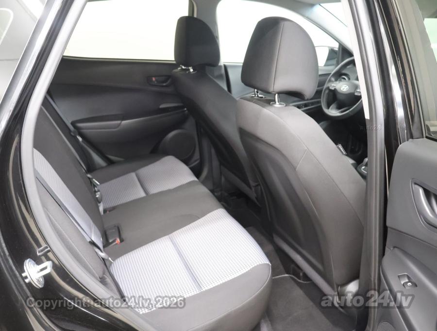 Black Hyundai Kona 2022 in Tallinn, with an engine capacity of 1.00 L and mileage of 36 thousand km for 14900 €, photo 11 on AUTOMOTO.COM.LV