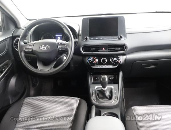 Black Hyundai Kona 2022 in Tallinn, with an engine capacity of 1.00 L and mileage of 36 thousand km for 14900 €, photo 8 on AUTOMOTO.COM.LV