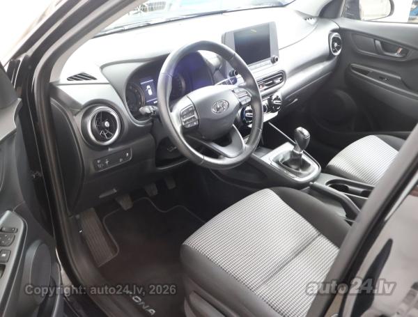 Black Hyundai Kona 2022 in Tallinn, with an engine capacity of 1.00 L and mileage of 36 thousand km for 14900 €, photo 9 on AUTOMOTO.COM.LV