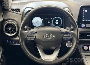 Black Hyundai Kona 2022 in Riga, with an engine capacity of 1.60 L and mileage of 0 thousand km for 17950 €, photo 10 on AUTOMOTO.COM.LV