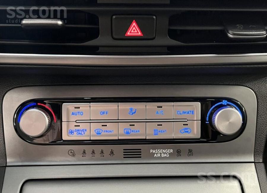 Black Hyundai Kona 2022 in Riga, with an engine capacity of 1.60 L and mileage of 0 thousand km for 17950 €, photo 15 on AUTOMOTO.COM.LV