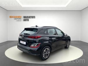 Black Hyundai Kona 2022 in Riga, with an engine capacity of 0.00 L and mileage of 26 thousand km for 20990 €, photo 7 on AUTOMOTO.COM.LV