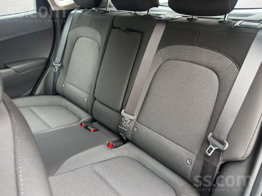 Black Hyundai Kona 2022 in Riga, with an engine capacity of 0.00 L and mileage of 26 thousand km for 20990 €, photo 15 on AUTOMOTO.COM.LV