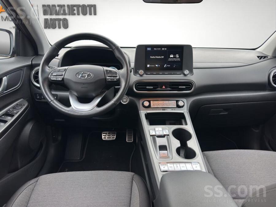 Black Hyundai Kona 2022 in Riga, with an engine capacity of 0.00 L and mileage of 26 thousand km for 20990 €, photo 16 on AUTOMOTO.COM.LV