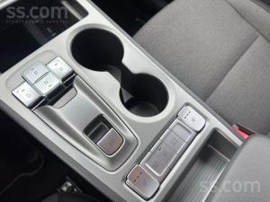 Black Hyundai Kona 2022 in Riga, with an engine capacity of 0.00 L and mileage of 26 thousand km for 20990 €, photo 18 on AUTOMOTO.COM.LV