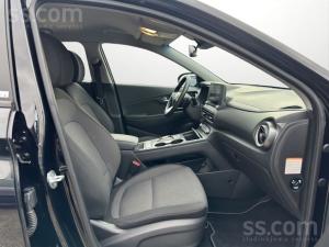 Black Hyundai Kona 2022 in Riga, with an engine capacity of 0.00 L and mileage of 26 thousand km for 20990 €, photo 19 on AUTOMOTO.COM.LV