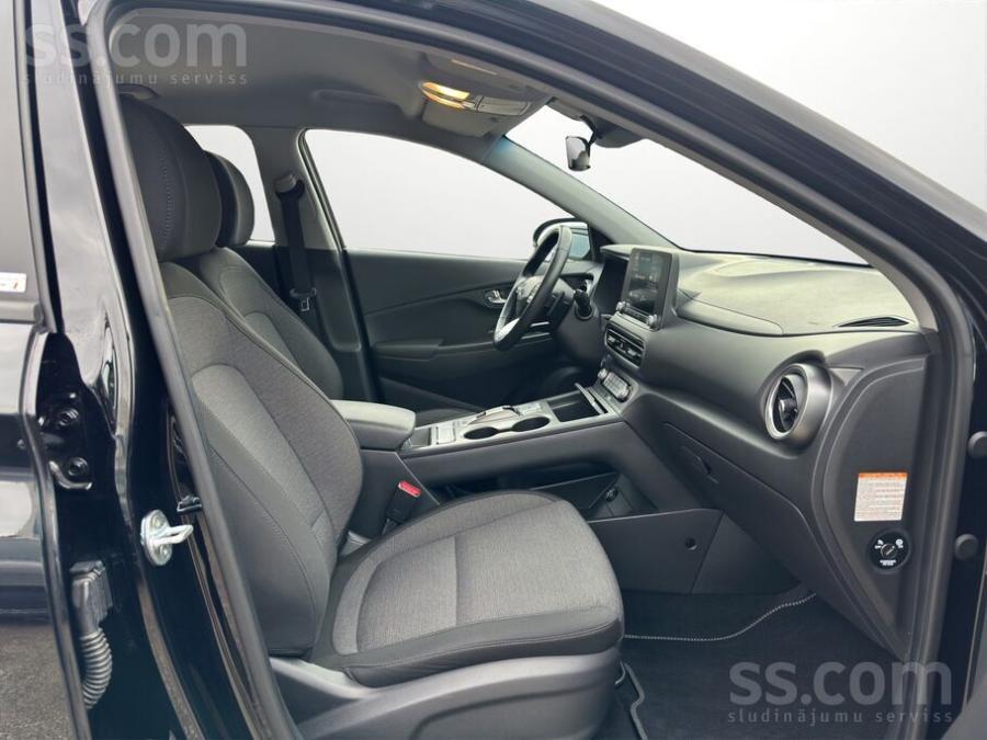 Black Hyundai Kona 2022 in Riga, with an engine capacity of 0.00 L and mileage of 26 thousand km for 20990 €, photo 19 on AUTOMOTO.COM.LV