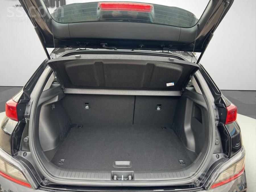 Black Hyundai Kona 2022 in Riga, with an engine capacity of 0.00 L and mileage of 26 thousand km for 20990 €, photo 20 on AUTOMOTO.COM.LV