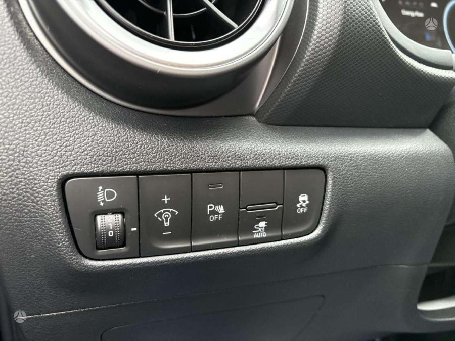 Black Hyundai Kona 2023 in Vilnius, with an engine capacity of 0.00 L and mileage of 43 thousand km for 17300 €, photo 16 on AUTOMOTO.COM.LV